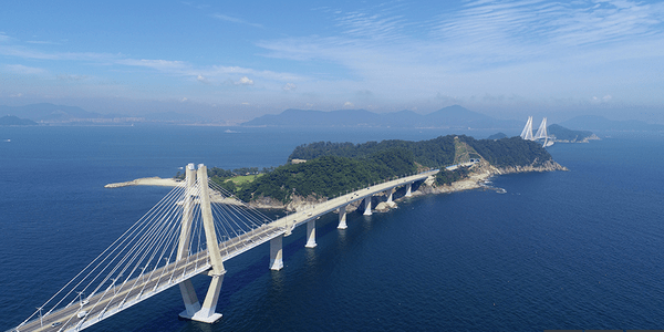 President Lee Spends First Summer Vacation on Korea’s Jeodo Island