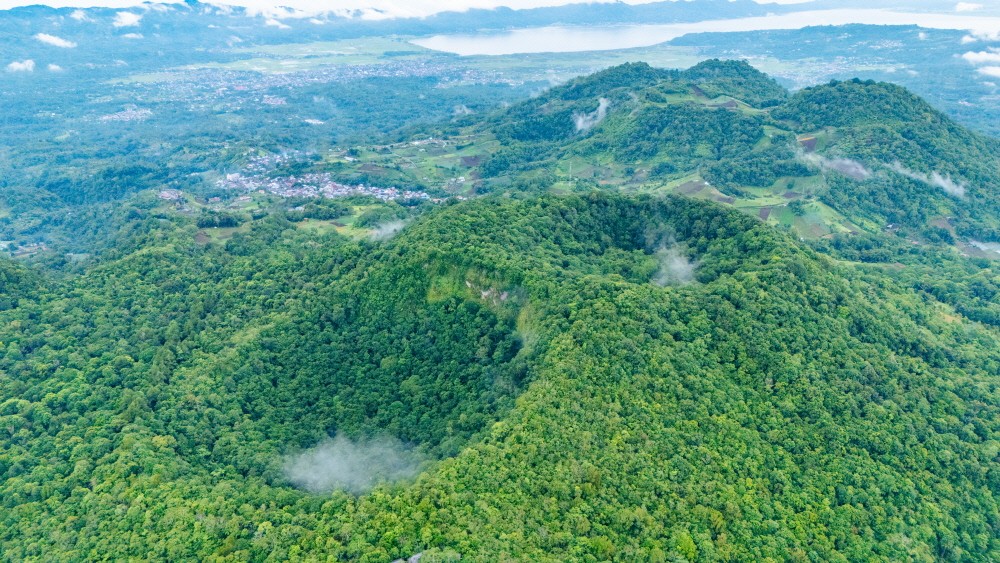Manado & Tomohon: Volcanoes, Faith, and Hidden Beauty in North Sulawesi