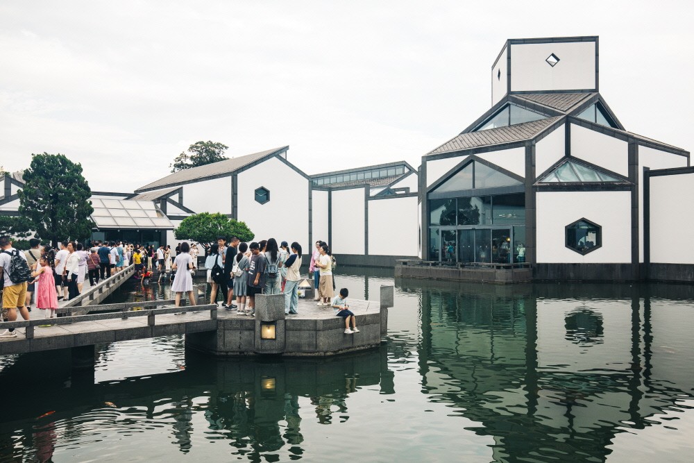 A Beginner’s Guide to Suzhou: Gardens, Canals, Museums, and Local Cuisine