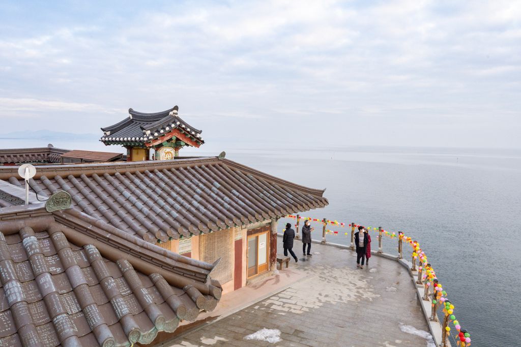 Gaesimsa and Ganwolam: Sacred Temples by the Sea in Seosan, Korea